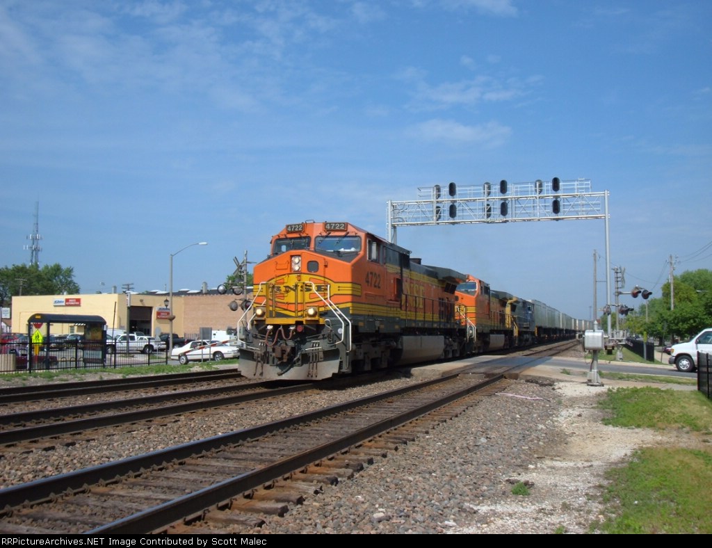 BNSF 4722 & 4597 & CSX 7748